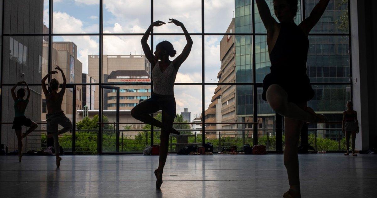 Chloe Lopes Gomes vai ser indemnizada e readmitida no Staatsballett de ...